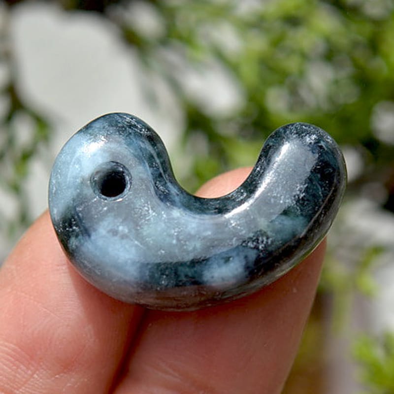 Magatama Bracelet - Etsy