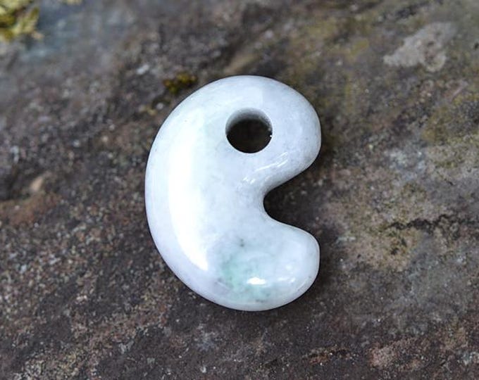 Itoigawa JADEITE Jade Magatama4.3g | White&green | Rare-untreated- - Etsy