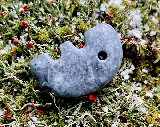 Itoigawa JADEITE Jade MAGATAMA | Animal Shape | Gray&green | Rare ...