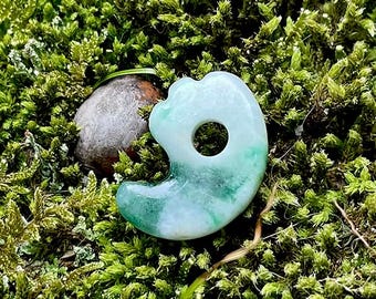 Itoigawa JADEITE Jade MAGATAMA | Rare-untreated- - Etsy