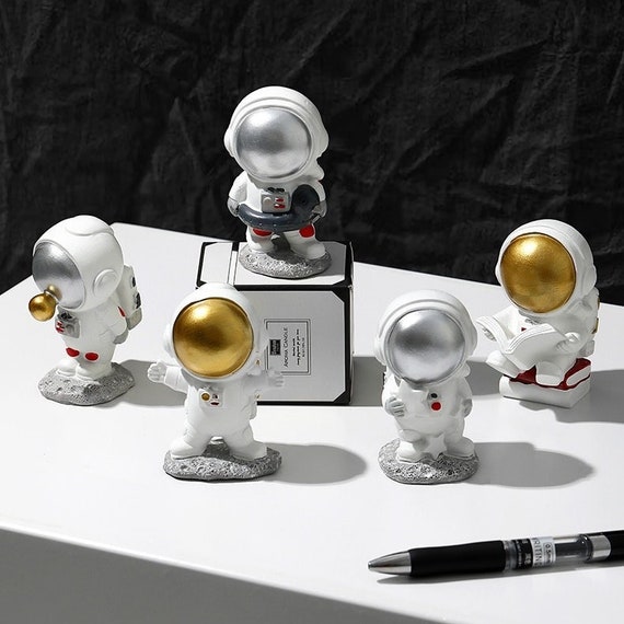 Mini Astronaut Statue