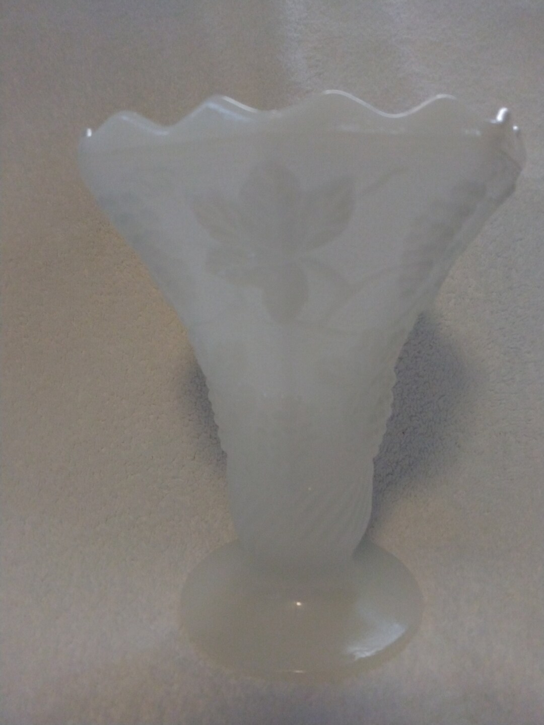Vintage Anchor Hocking Milk Glass Harvest Grapes Pattern Vase - Etsy