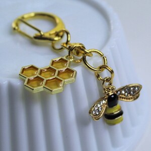 Gold Bee Keychain, Honey Comb Purse Charm , Gold Bee Charm, Bumble Bee ...
