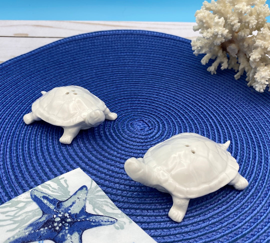 Turtles Adorable White Glass Set of Turtle Salt and Pepper Shakers ...
