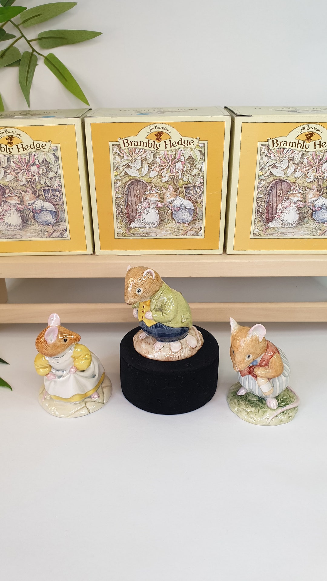 Brambly Hedge Figurines, Basil,old Vole, Catkin Royal Doulton Boxed ...