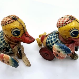 Vintage Japan Wind-up Set of 2 Tin Ducks With Wheels Working - Etsy