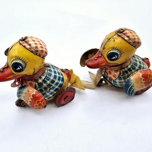 Vintage Japan Wind-up Set of 2 Tin Ducks With Wheels Working - Etsy