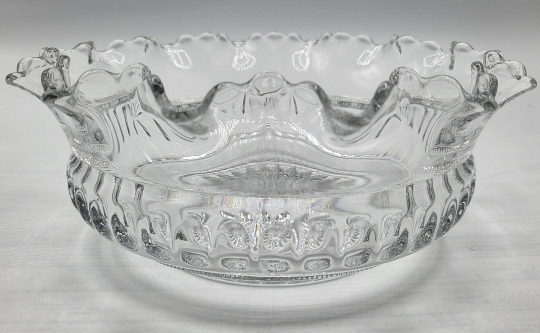 Vintage 8 Round Clear Glass Bowl With Scalloped Rim and Starburst ...