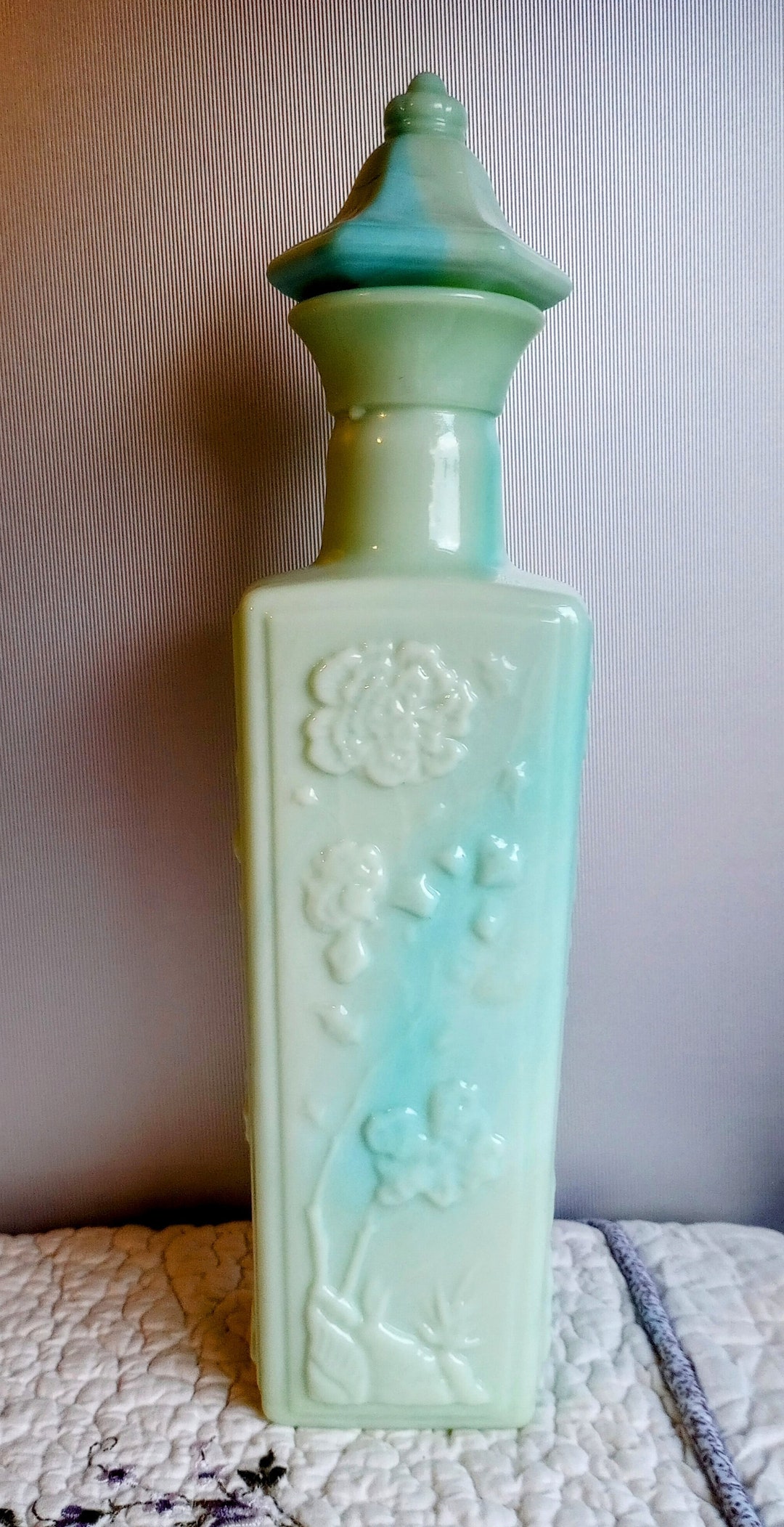 Beam's Royal Jade. Jim Beam Jadeite Liquor Decanter Bottle. Pagoda Slag ...