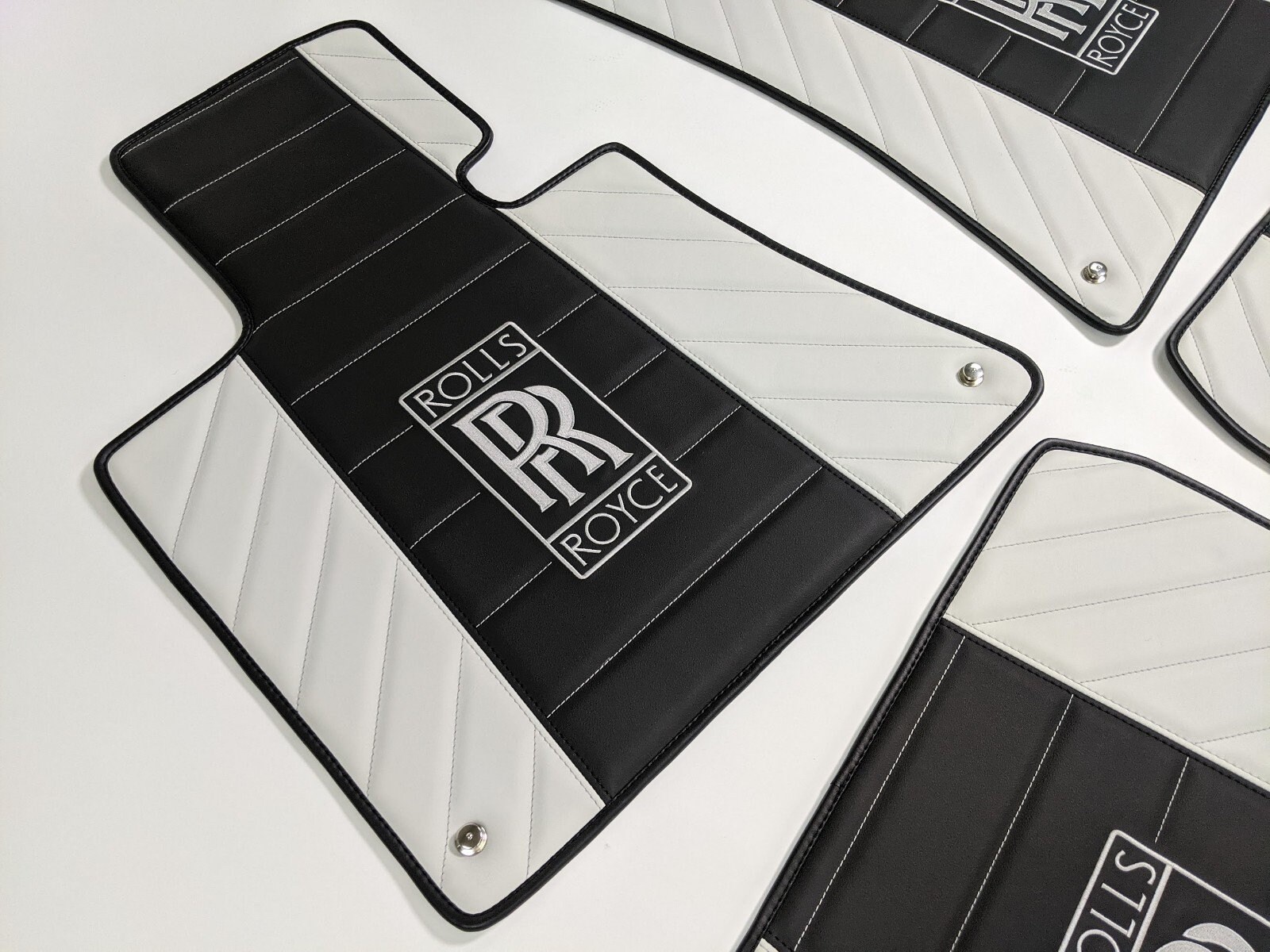 Rolls Royce Ghost/phantom/wraith Bespoke Floor Mats Black/sea Shell - Etsy