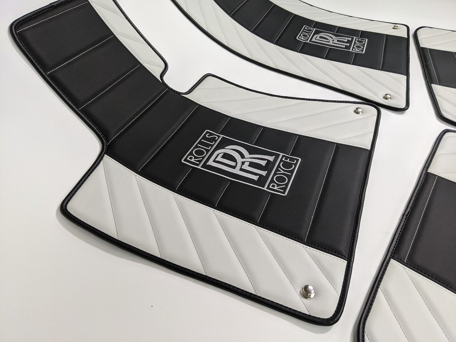Rolls Royce Ghost/phantom/wraith Bespoke Floor Mats Black/sea Shell - Etsy