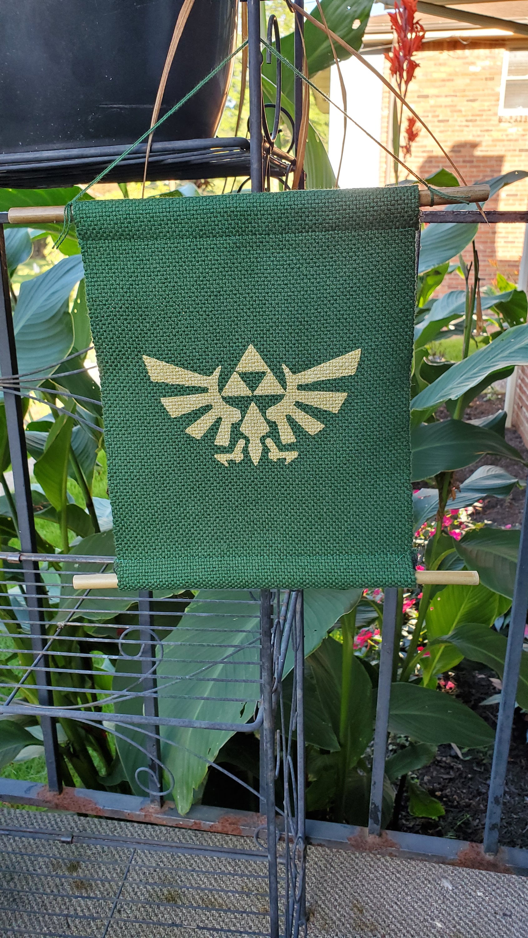 Legend of Zelda Tapestry, Hyrule Royal Crest Wall Hanging - Etsy