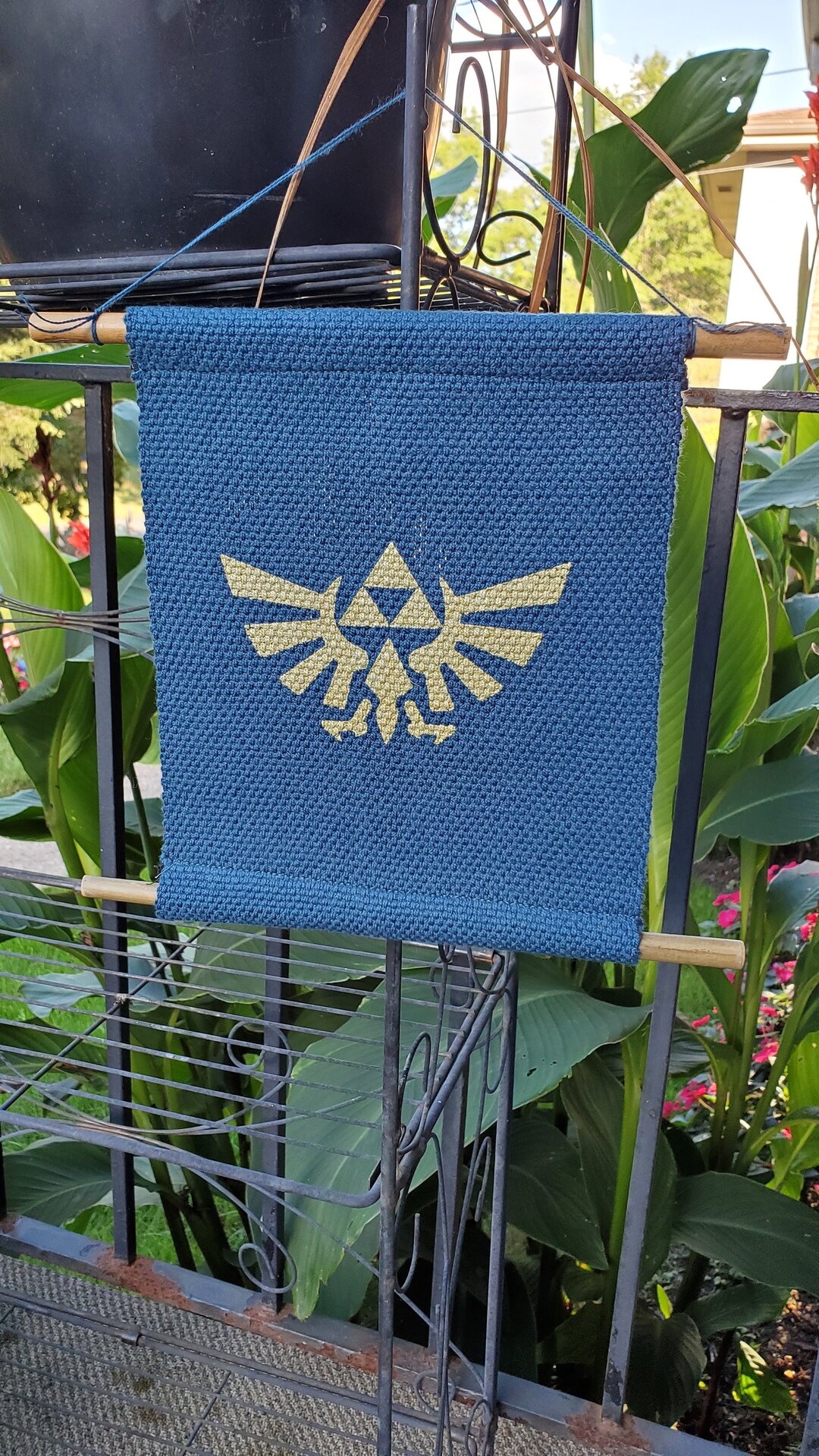 Legend of Zelda Tapestry, Hyrule Royal Crest Wall Hanging - Etsy