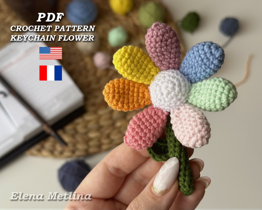 Crochet Flower Keychain Pattern, Amigurumi Keychain Flower, Small ...
