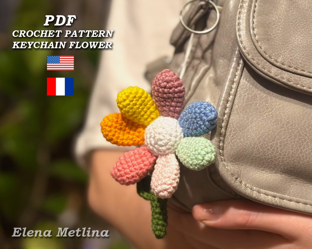 Crochet Flower Keychain Pattern, Amigurumi Keychain Flower, Small ...