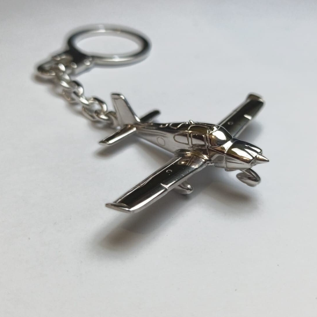 Airplane Cirrus SR22 Sterling Silver Keychain, Sport Airplane Keyring ...