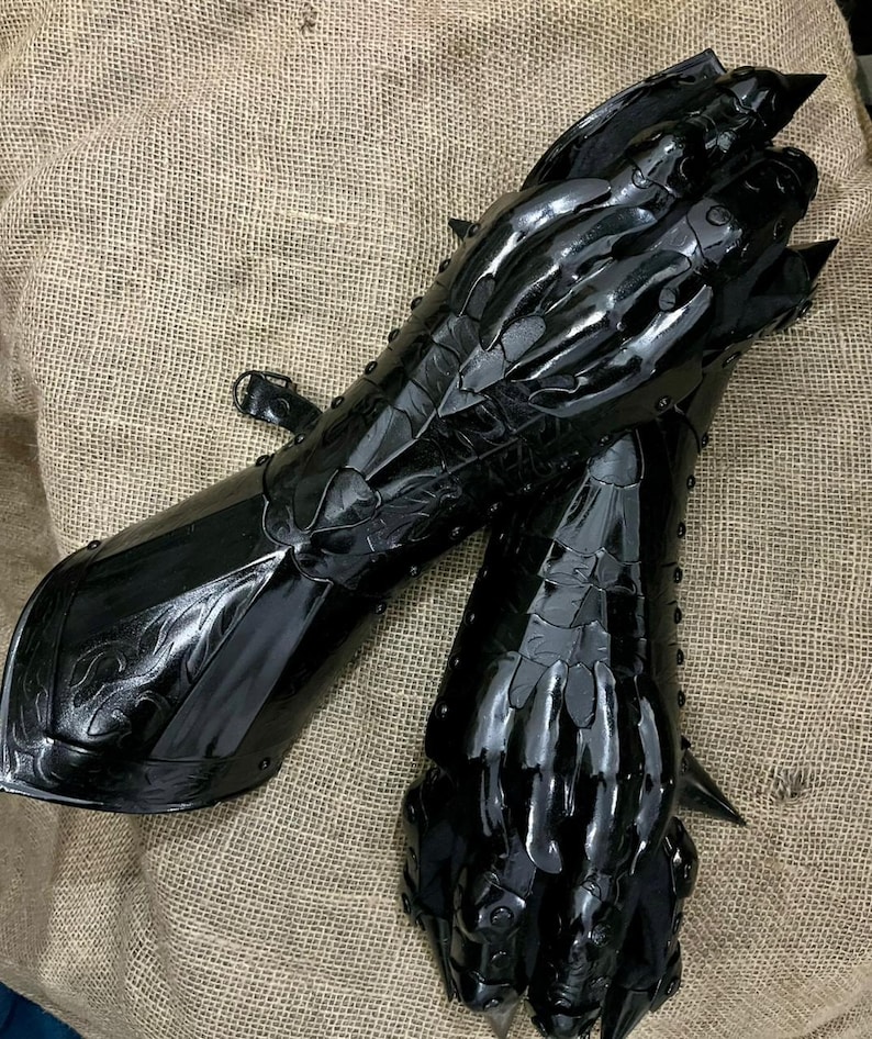 Medieval Steel Gauntlets, Etched Hand Armor, LARP Cosplay Gloves - Etsy