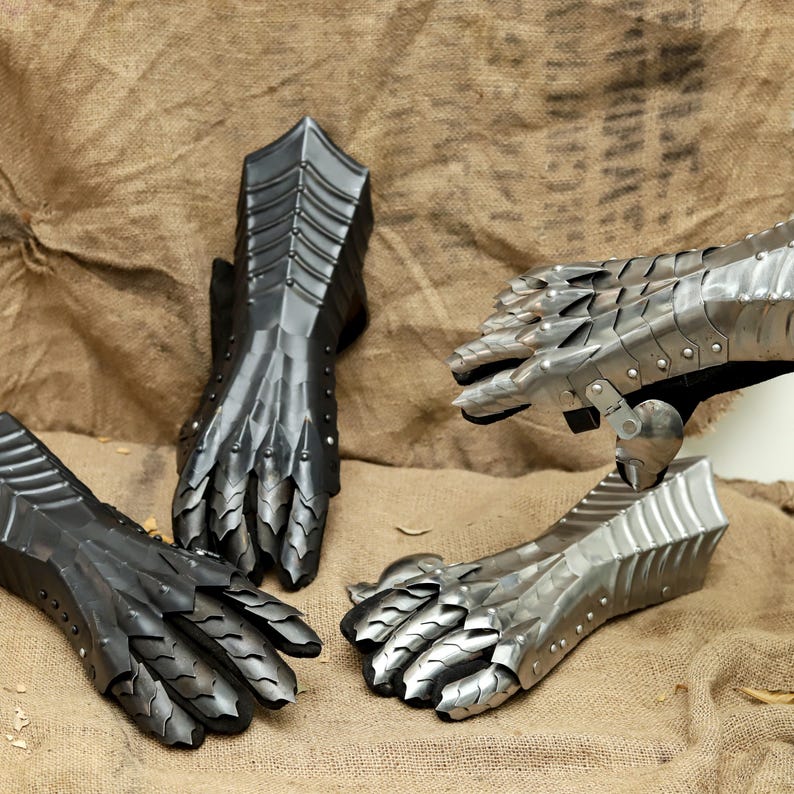 Medieval Steel Gauntlets: Knight Costume Hand Armor for LARP & Cosplay ...