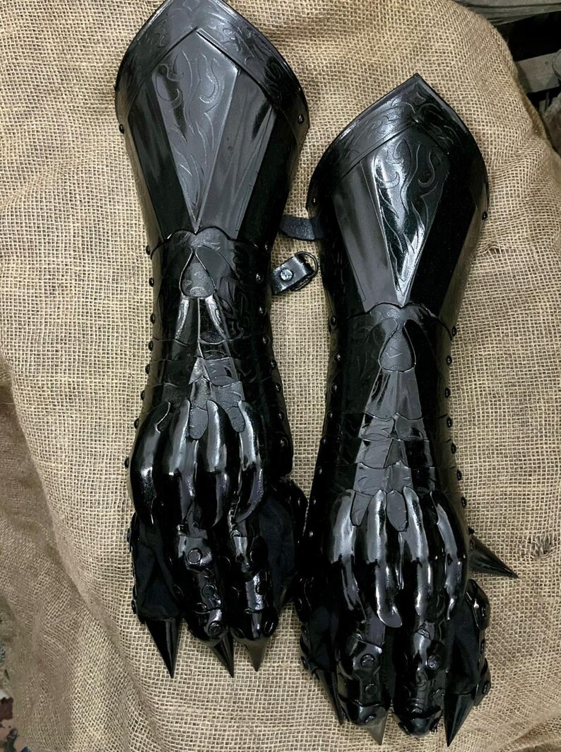 Medieval Steel Gauntlets, Etched Hand Armor, LARP Cosplay Gloves - Etsy