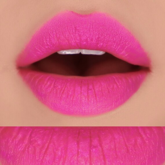 Bright Pink Lips Makeup
