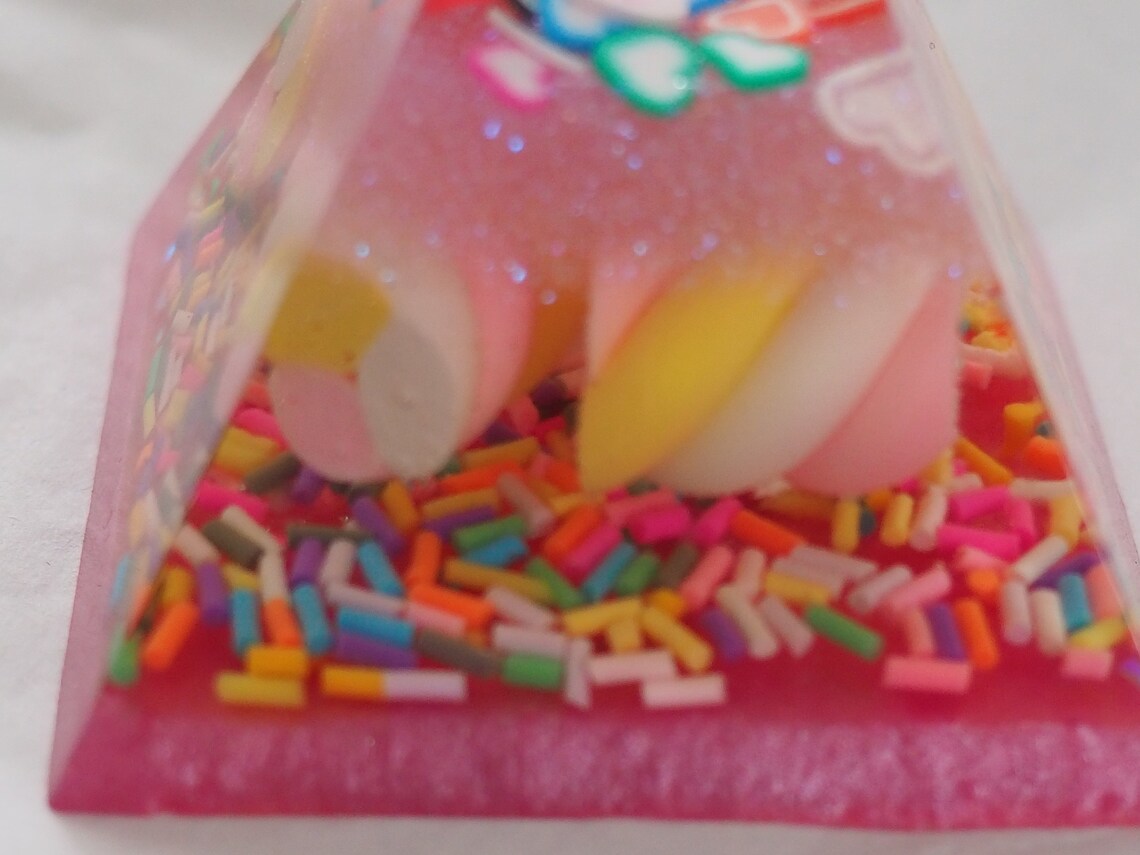 Sweetie Pyramid Resin Art - Unusual Sweets Triangle Mini Pyramid Paper ...