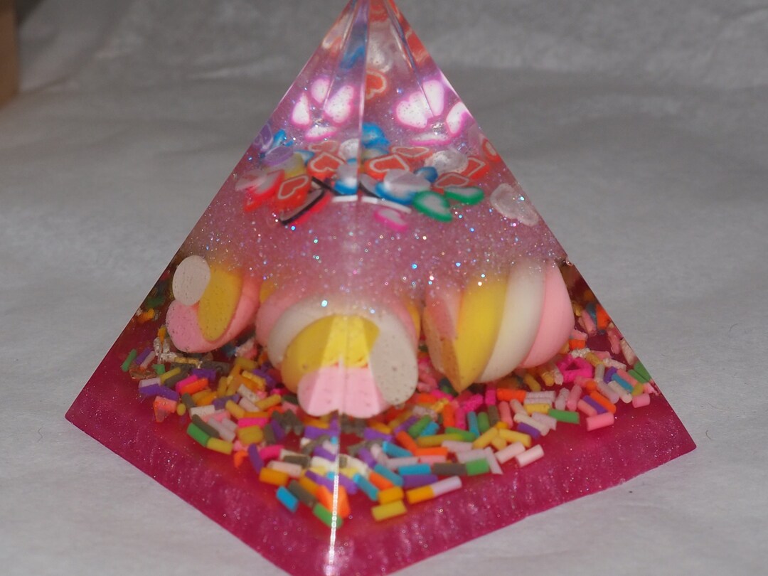 Sweetie Pyramid Resin Art - Unusual Sweets Triangle Mini Pyramid Paper ...