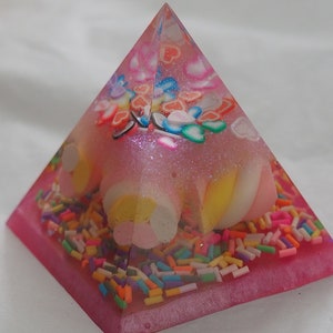 Sweetie Pyramid Resin Art - Unusual Sweets Triangle Mini Pyramid Paper ...