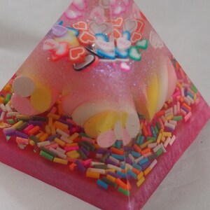Sweetie Pyramid Resin Art - Unusual Sweets Triangle Mini Pyramid Paper ...