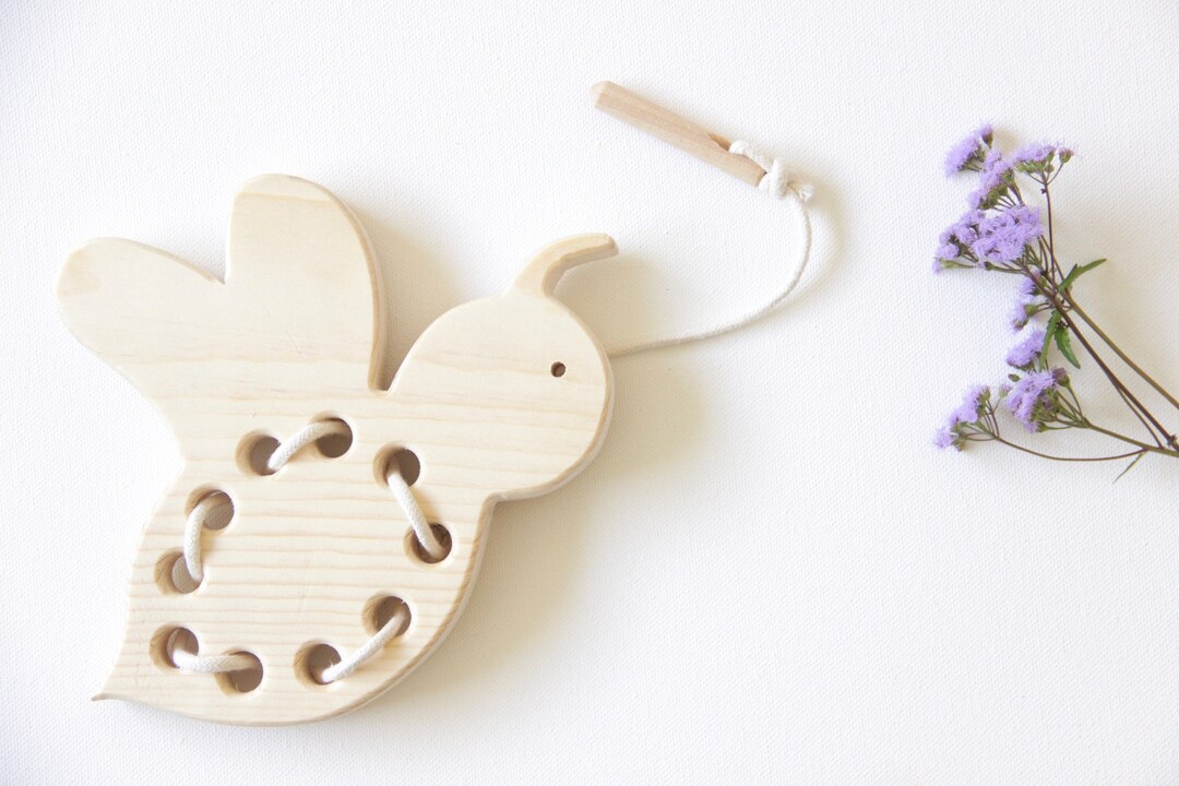 Bee Lacing Board, Montessori + Waldorf Preschool, Toddler Learning Tool ...