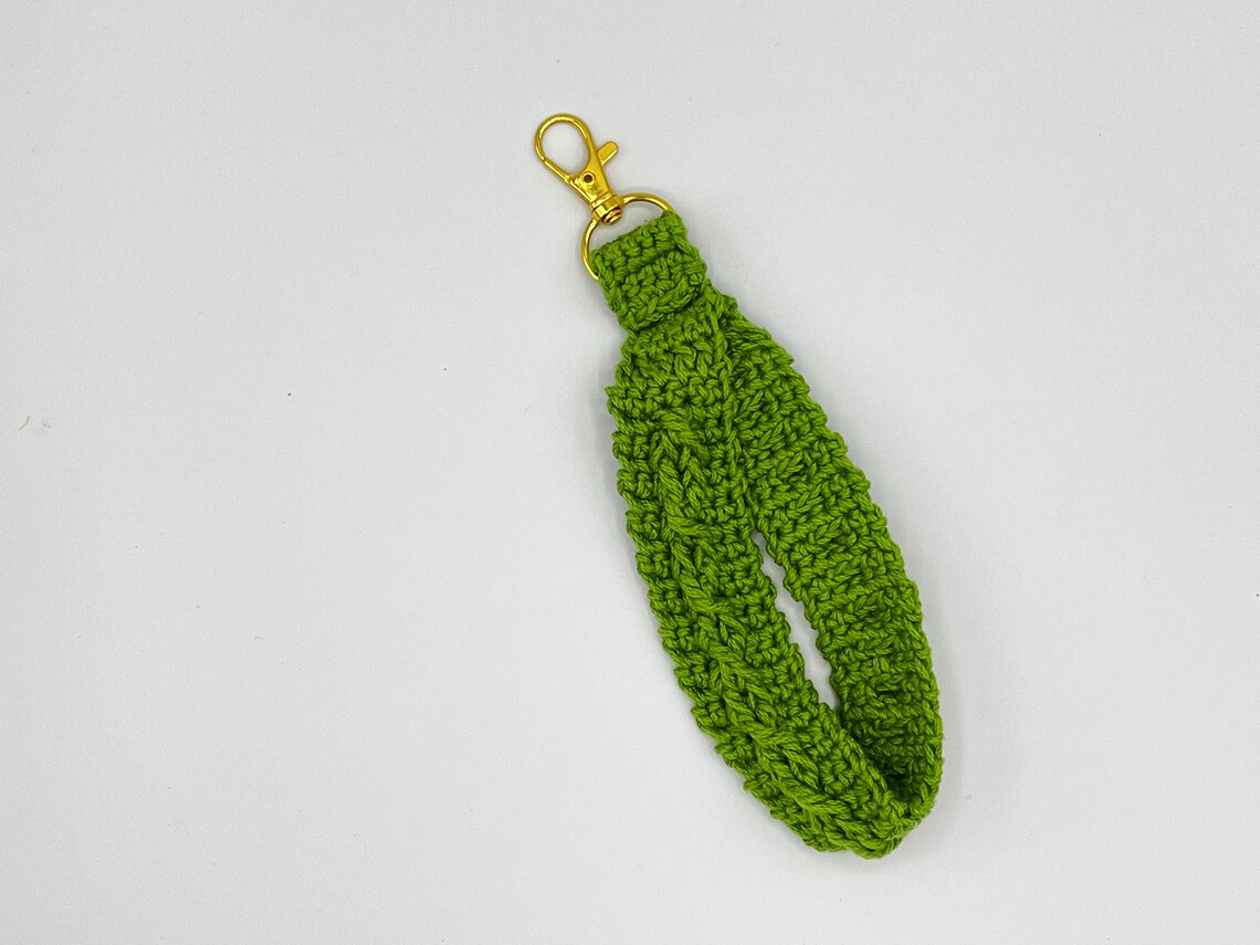 Crochet Pattern Twist Wristlet Keychain Key Fob Wristlet Crochet ...