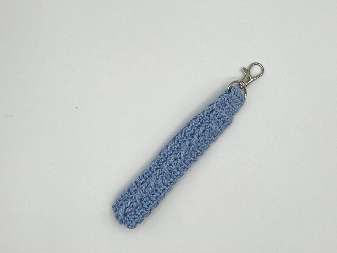 Crochet Pattern Twist Wristlet Keychain Key Fob Wristlet Crochet ...