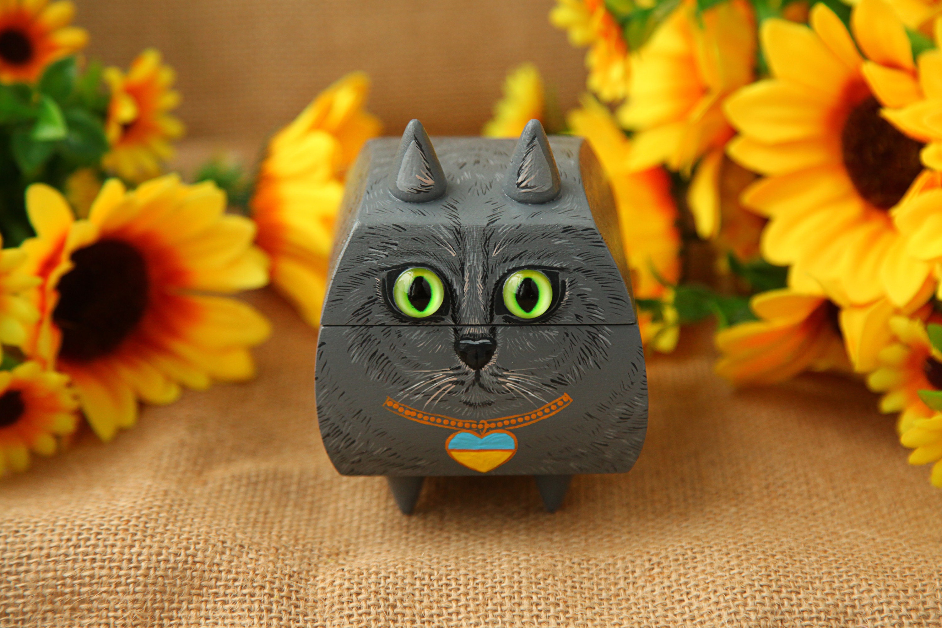 Ukrainian Cat Box, Ukrainian Handmade, Beautiful Grey Cat, Ukrainian ...