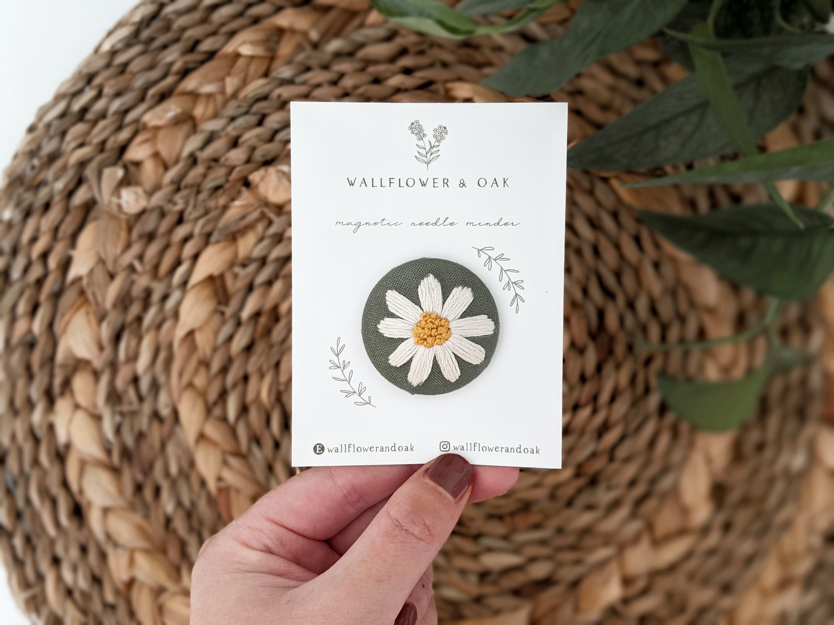 Daisy Magnetic Needle Minder, Floral Magnetic Needle Keeper for ...