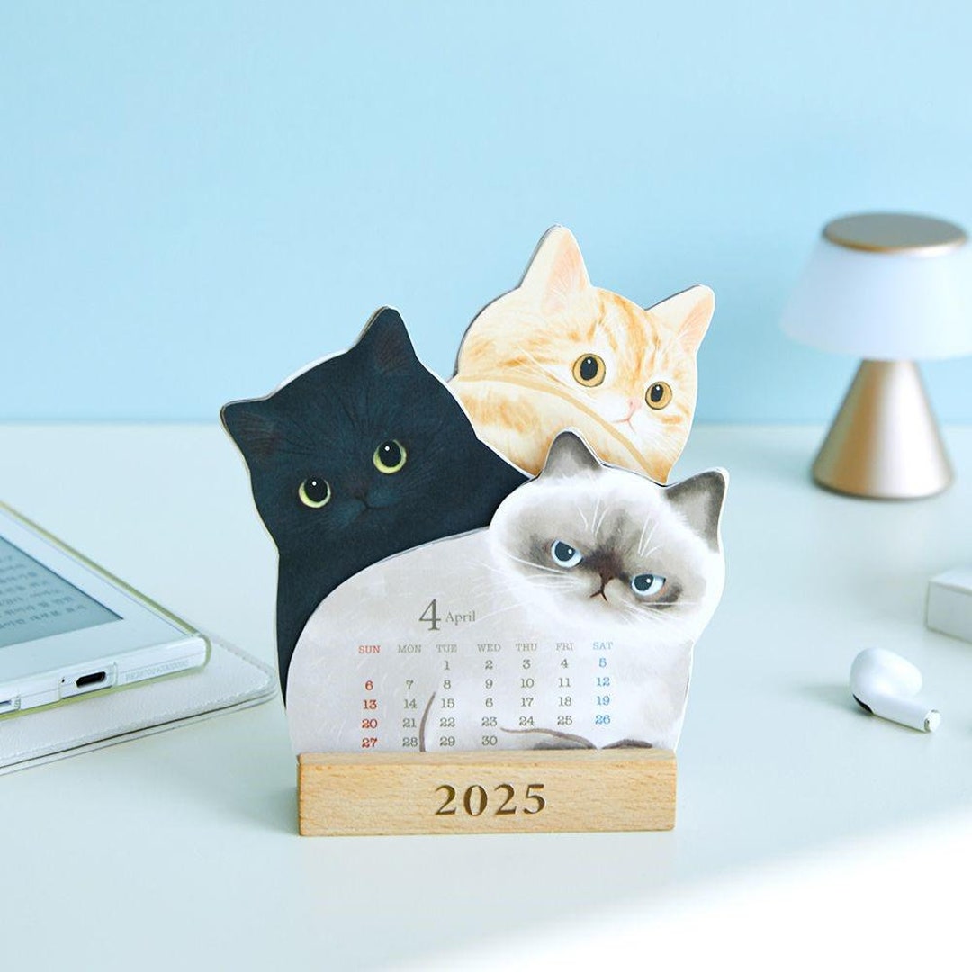 2025 Cat Desk Calendar | Cute Standing Desk Calendar, Monthly Calendar ...