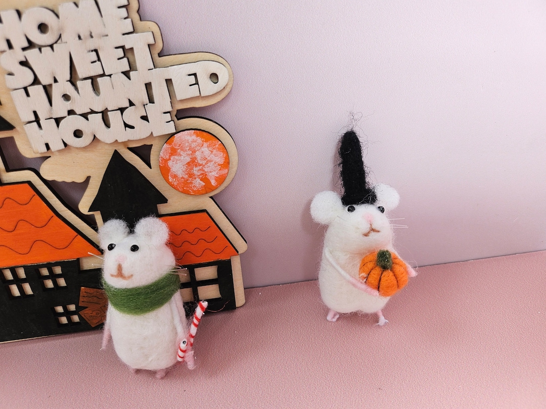 Needle Felted Halloween Mouse With Pumpkin Miniature Needle - Etsy