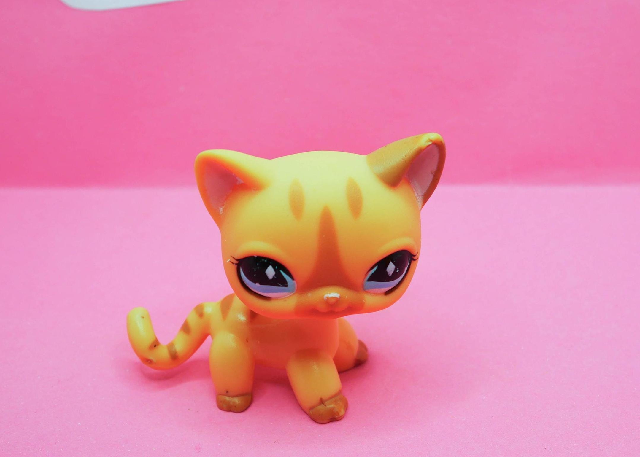 Littlest Pet Shop Cat LPS With Furry Tail 2576 Yellow Shorthair 886 ...