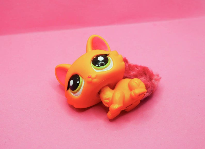Littlest Pet Shop Cat LPS With Furry Tail 2576 Yellow Shorthair 886 ...