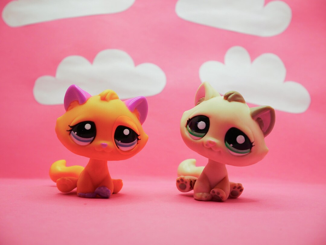 Littlest Pet Shop Yellow Bonbon Cat With Pink Ears 2406 Gray Bonbon Cat ...
