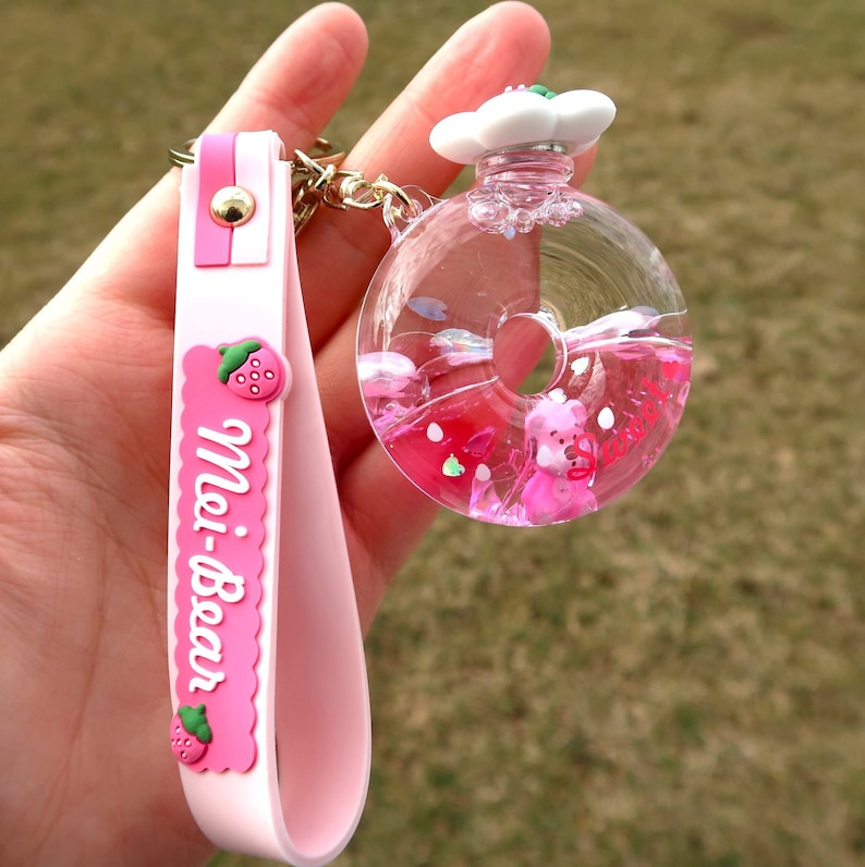 Kawaii Strawberry Bear Liquid Keychain, Animal Keychain, Quicksand ...