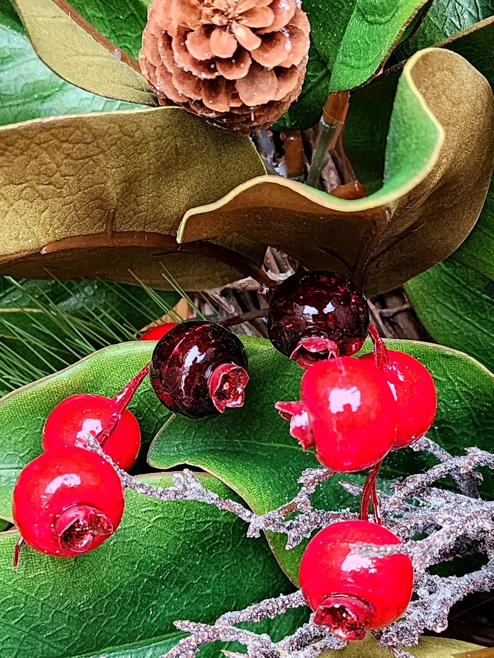 Extra Large Magnolia Leaf Christmas Wreath: Holiday Berry Grapevine ...
