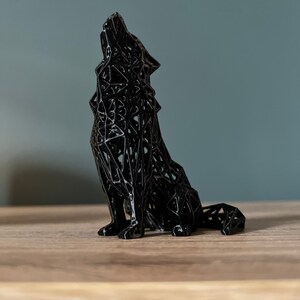 Voronoi Wolf Statue - Geometric Minimalistic Scuplture - Wild Animal ...