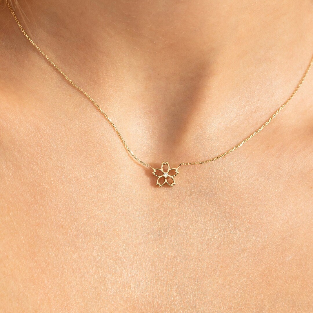 Diamond Daisy Flower Necklace in 14k Solid Gold | Dainty Floral Charm ...