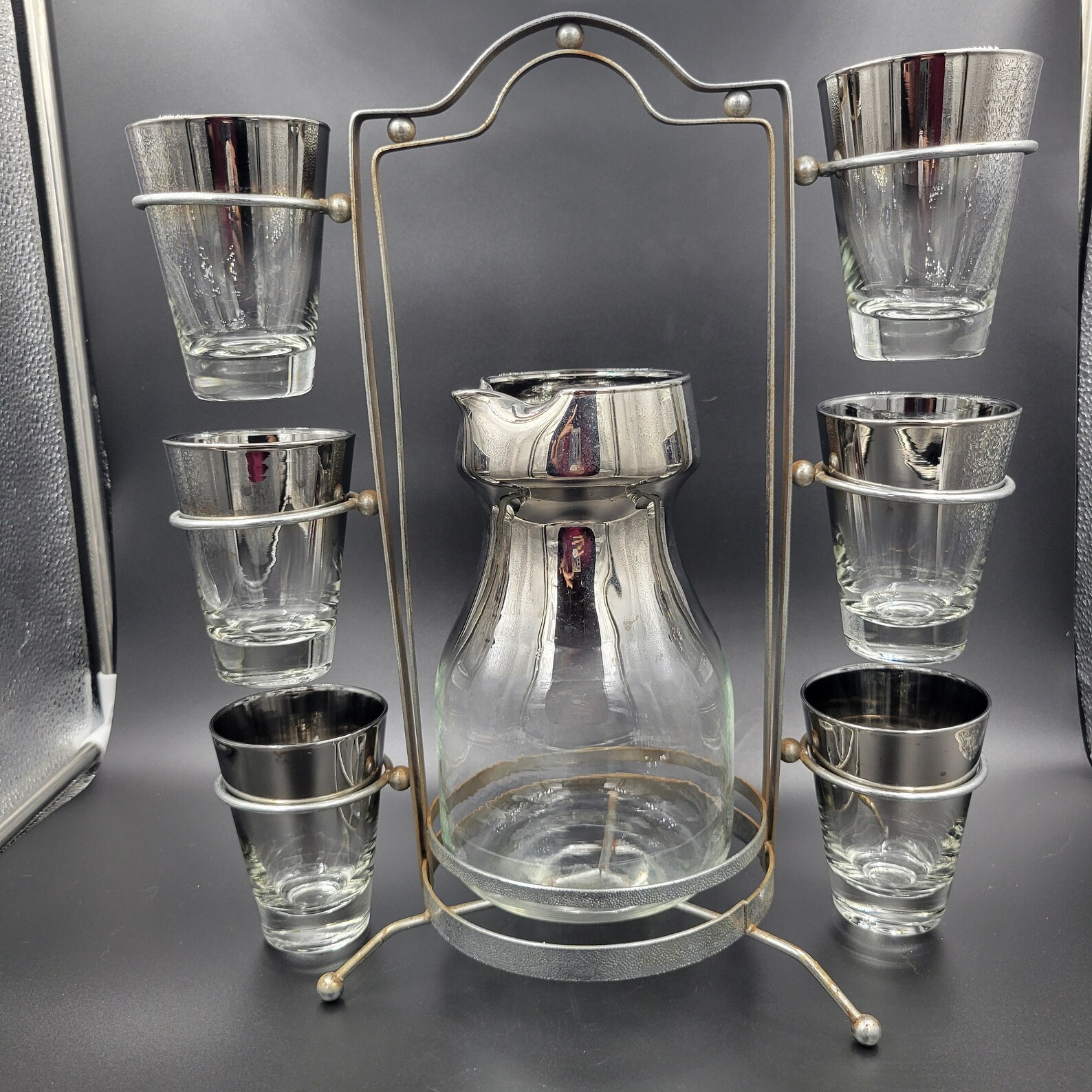 Dorothy Thorpe Silver Fade Glass Decanter, Glasses, & Stand - Etsy