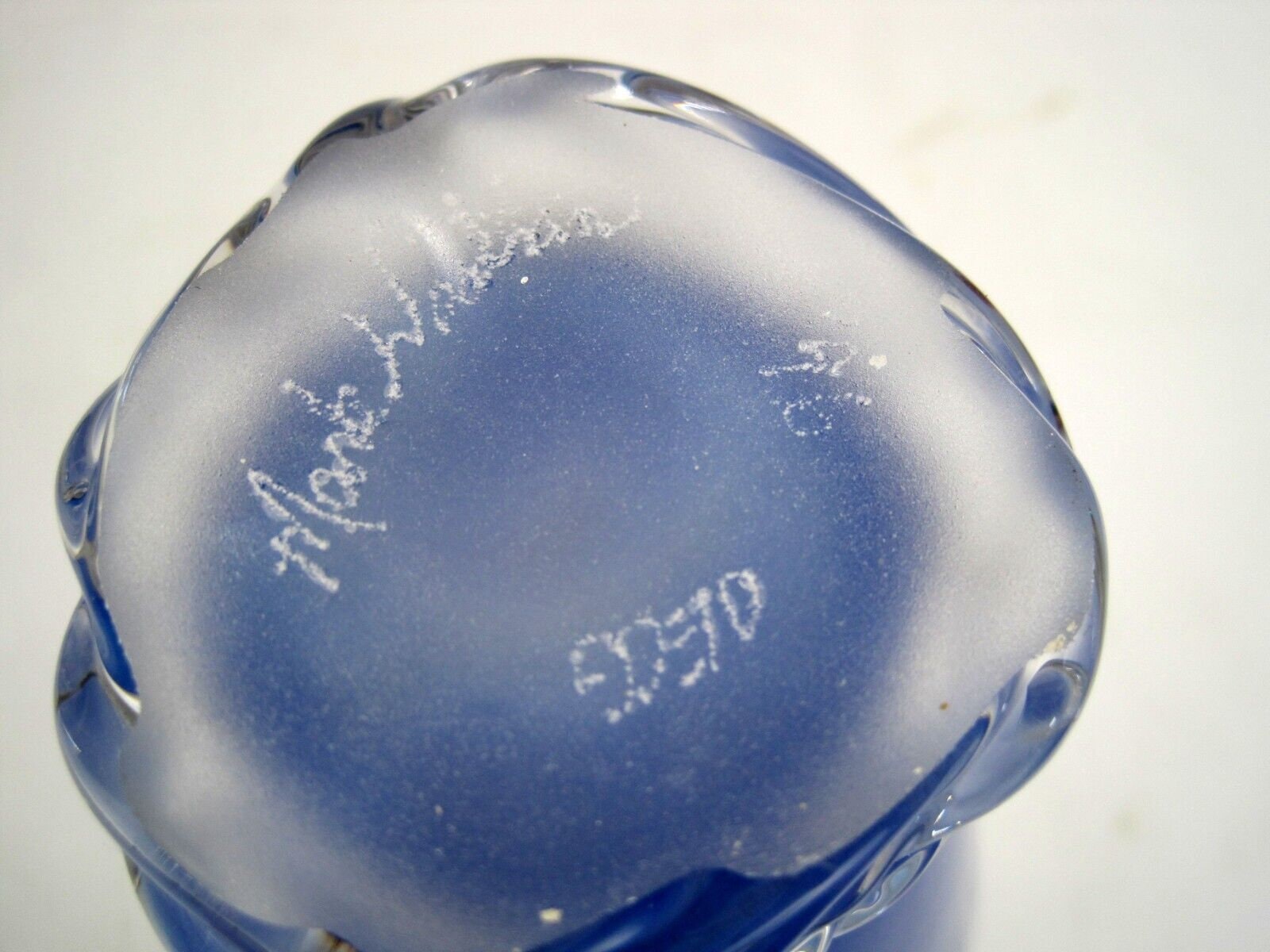 One Eared Glass Cow Studio Art Swirl Vase 10" Signed Mark Woodham 1996 ...