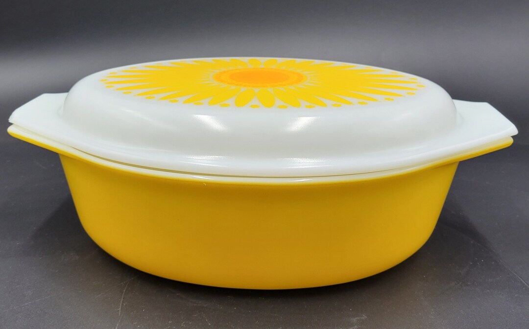 Vintage 2.5QT Pyrex Sunflower Daisy Casserole Yellow Orange Opal Lid ...