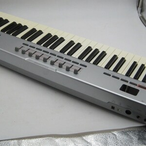 M-audio Oxygen 61 USB MIDI Controller With Assignable Buttons, Knobs ...