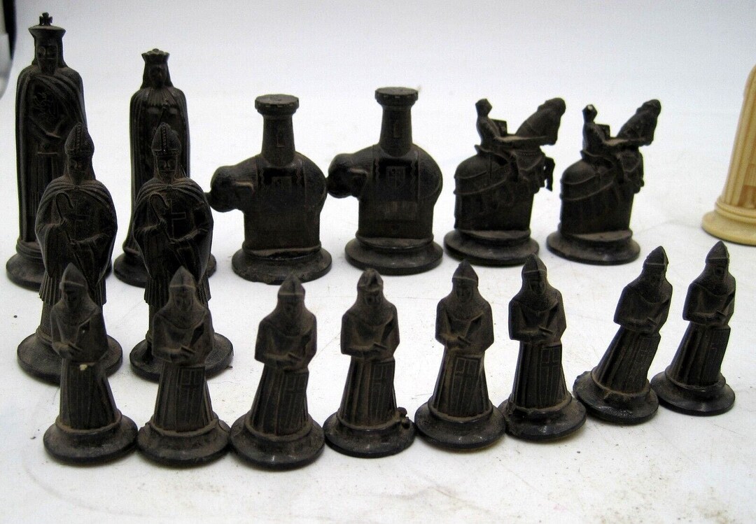 Vintage Kingsway Florentine Chess Pieces Chessmen Replica 11th Century ...