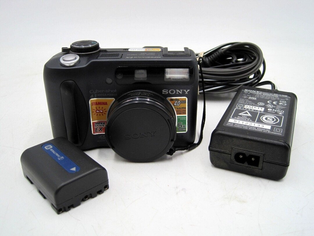 Sony Cybershot DSC-S85 4.1MP Digital Camera W/2-batteries , Case ...
