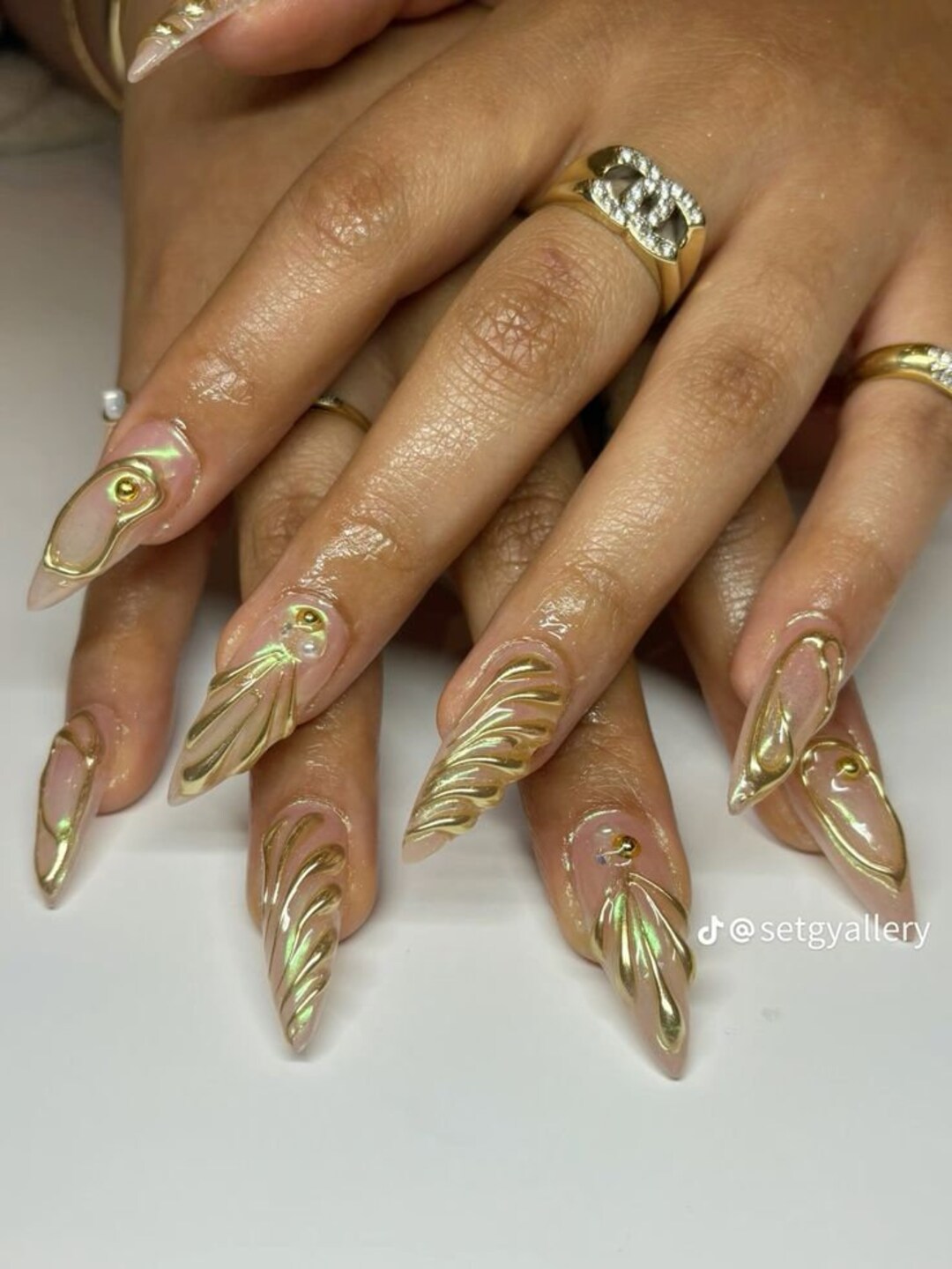 Golden Shell Nails, Almond Nails, Short Nails, Sea Nails, Ocean Nails ...