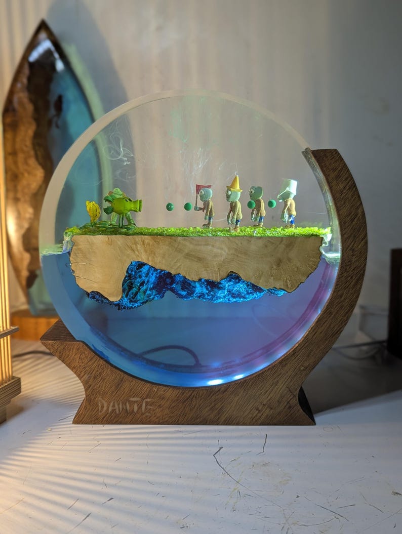 Plant Vs Zombie Resin Lamp: Cartoon Garden Battle Night Light,unique ...